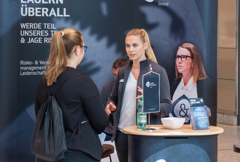 Berufsorientierung: Mit neuen Angeboten gegen den Bewerbermangel – WIBB | Das Magazin der ...