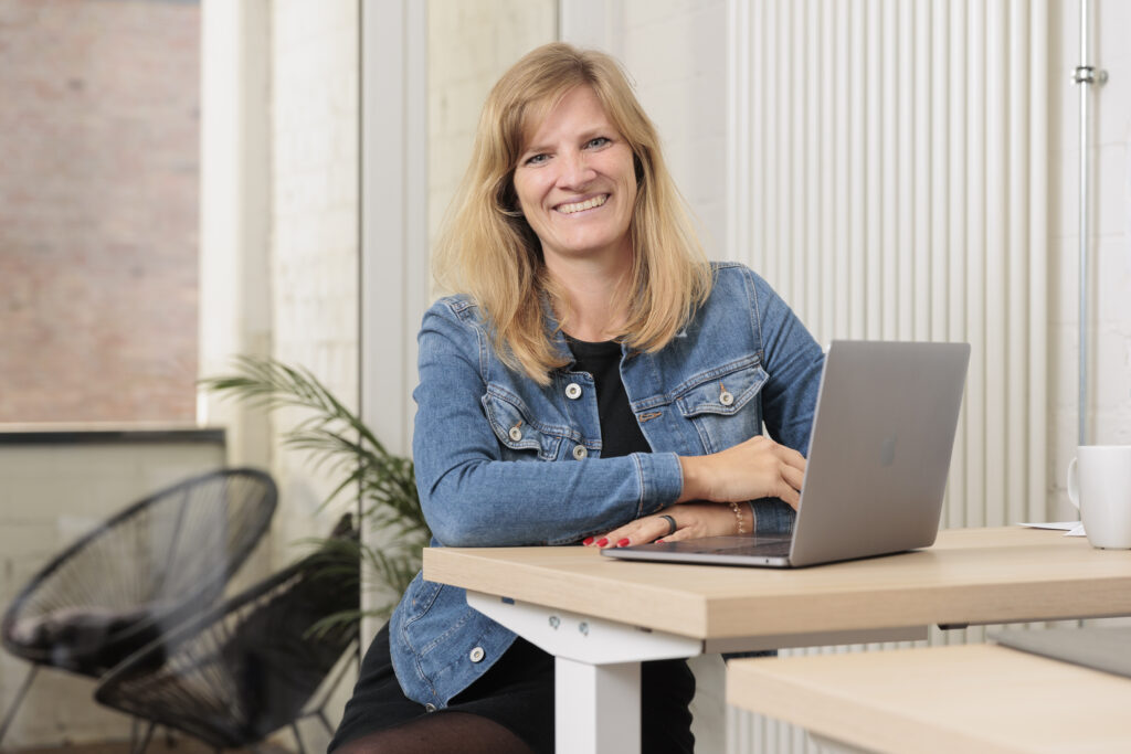 „Ausbrechen aus der 9-to-5-Mentalität“ – WIBB | Das Magazin der ...